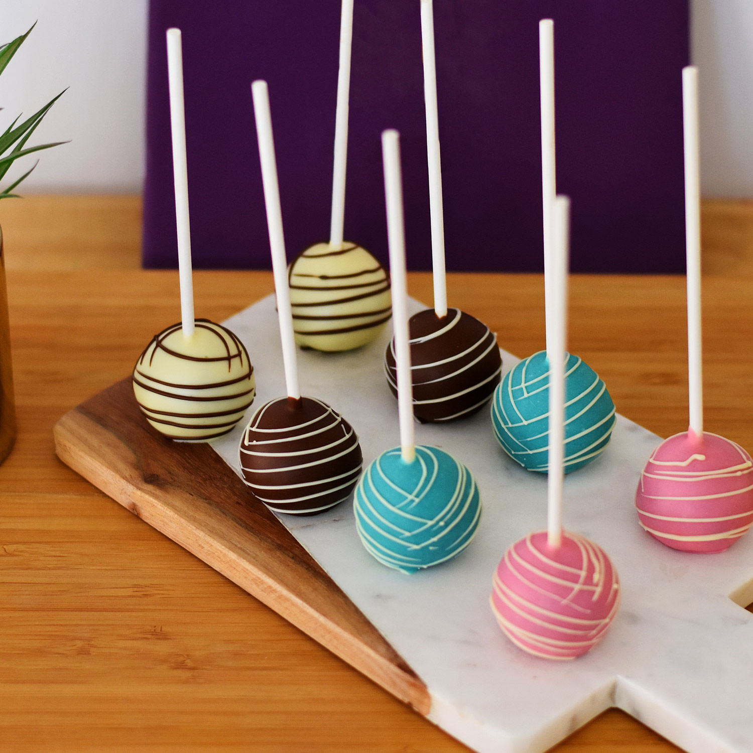 Assorted Cake Pops 6 Pcs Delivery in Singapore - FNP SG