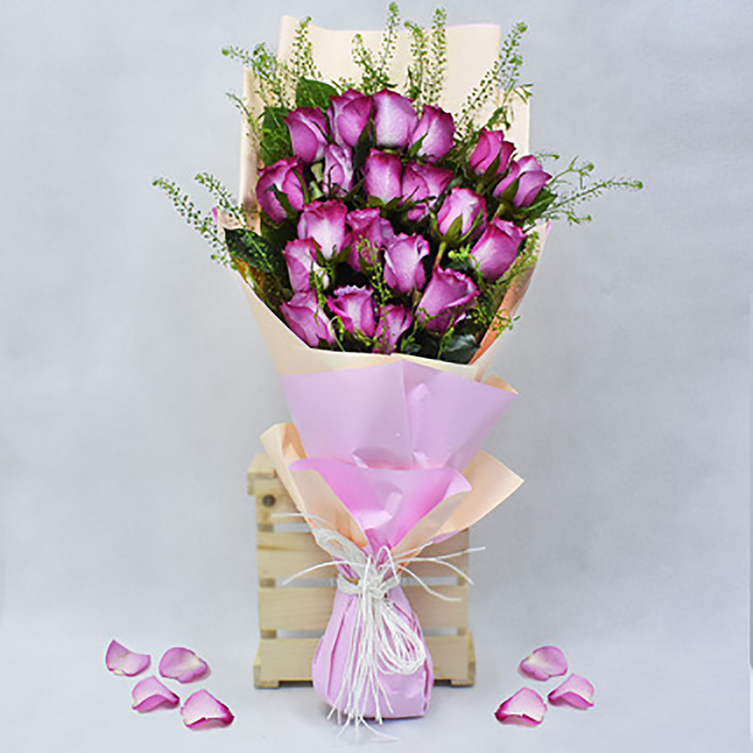 Grand Bouqet Of Purple Roses Delivery in Singapore - FNP SG