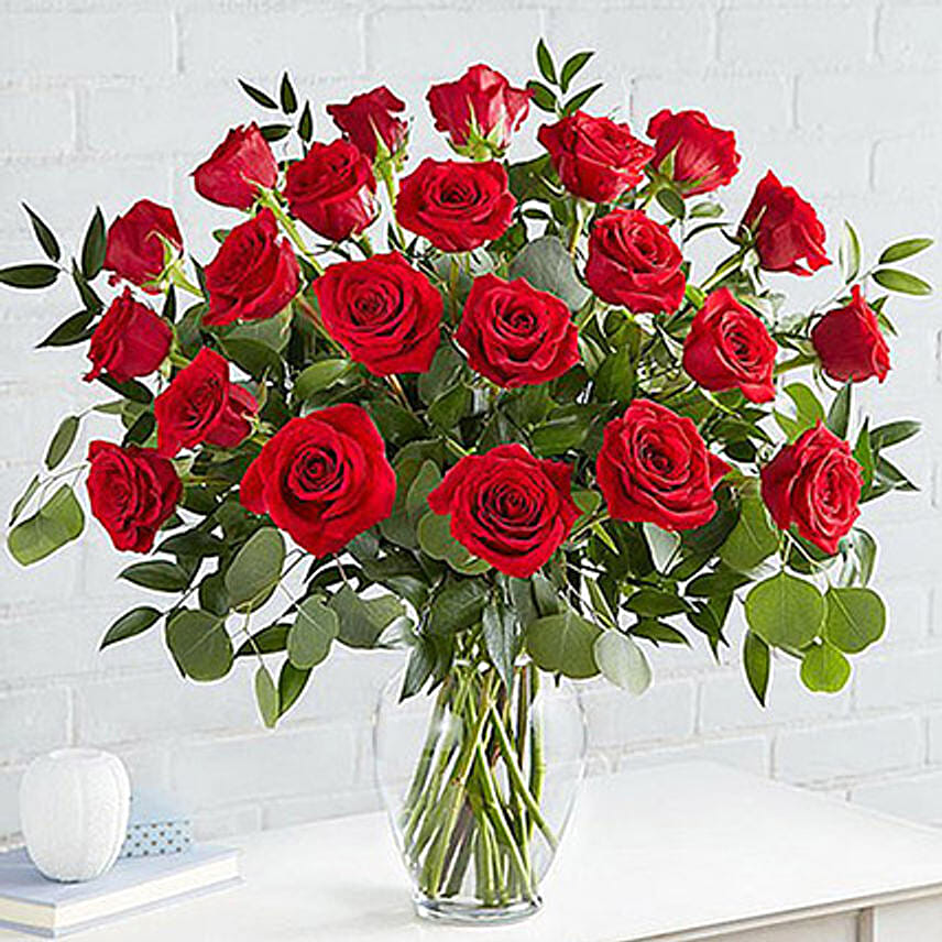 Beautiful 25 Red Roses In Glass Vase Delivery in Singapore - FNP SG