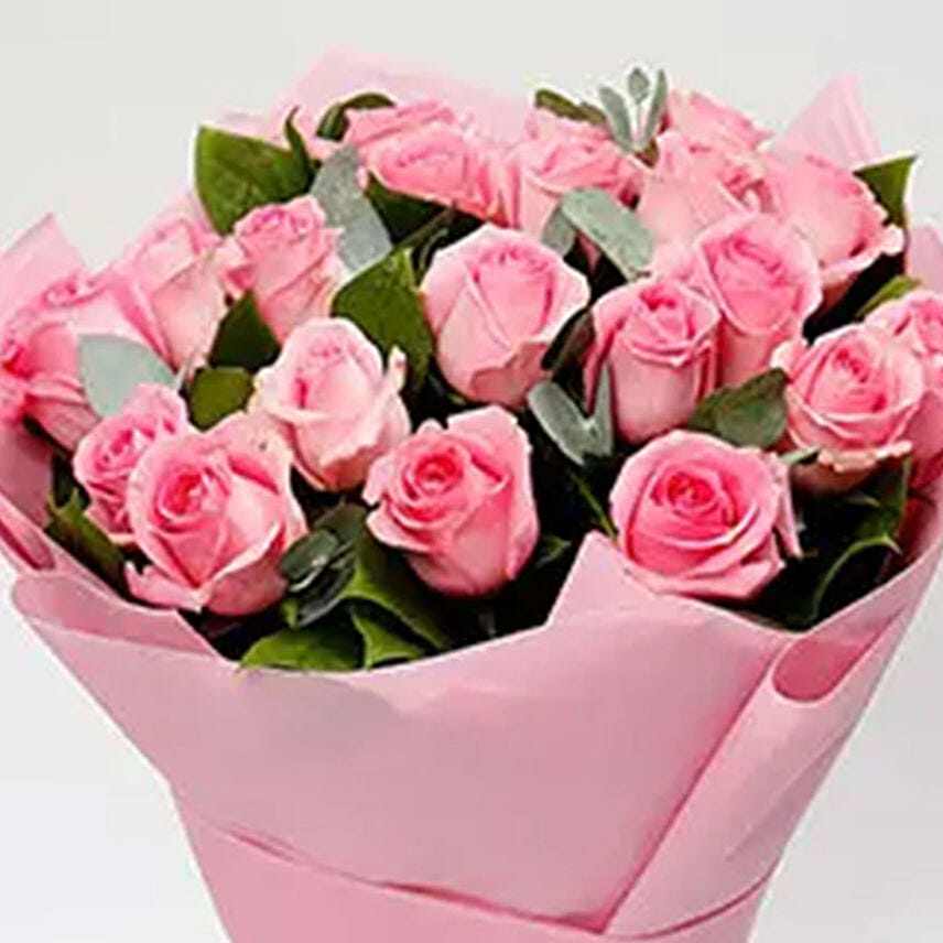 Bunch of 20 Lovely Pink Roses With Tesco Rosso Wine Delivery in ...