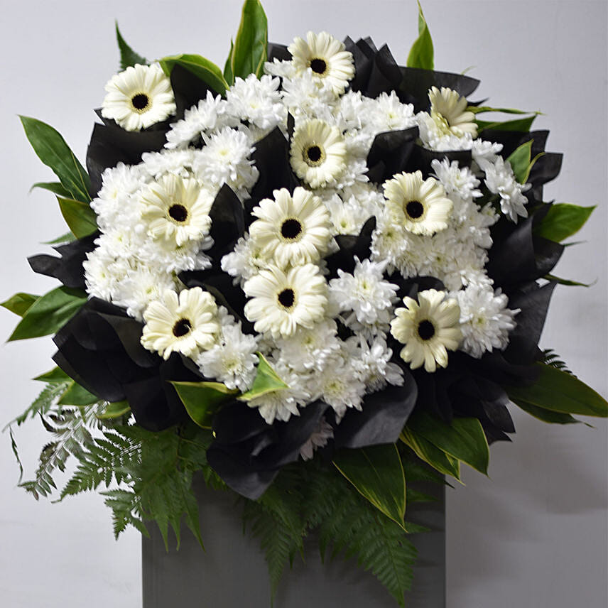 Online In Memory Stand Gift Delivery in SGP - FNP