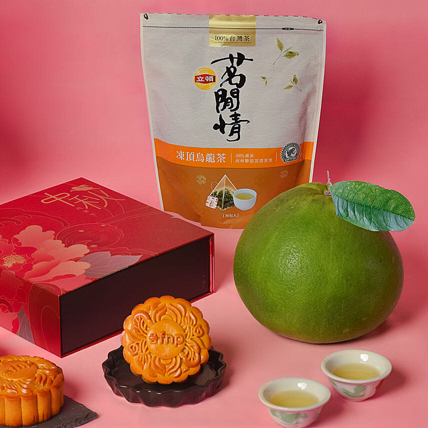 Pure Lotus Paste Mooncakes And Pomelo Lipton Tea And Lantern Toy ...