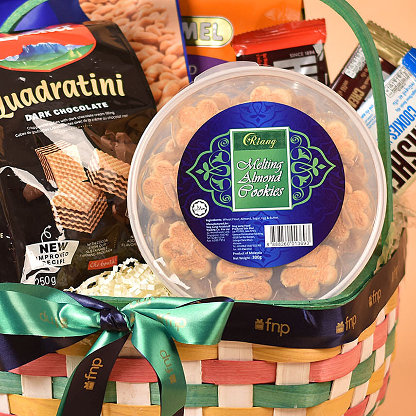 Hari Raya Deluxe Snacks Hamper Delivery in Singapore - FNP SG