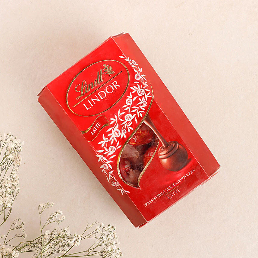 Sneh Designer Peacock Rakhi with Lindt Lindor Chocolate Box Delivery in ...