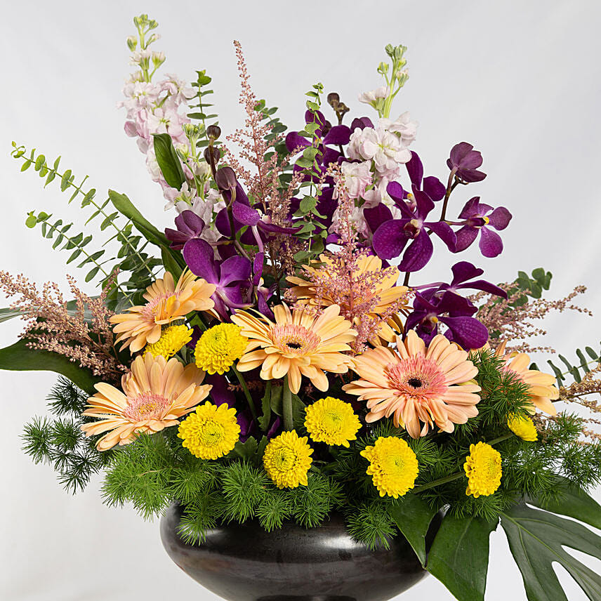 Garden Fresh Flowers Arrangement Delivery in Singapore - FNP SG