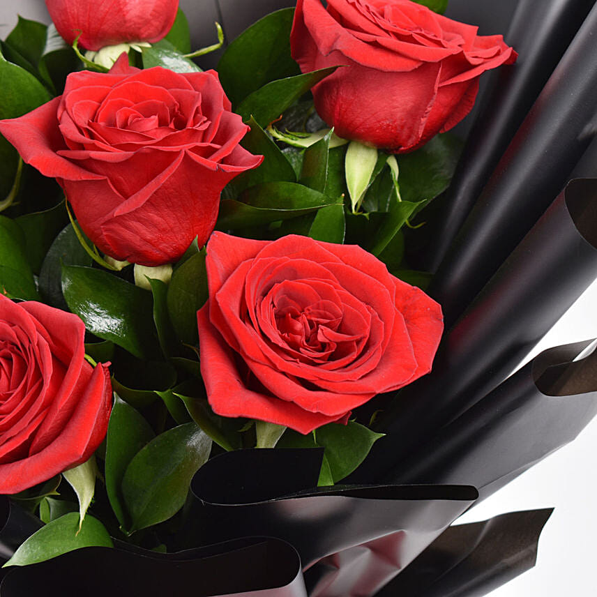 Bunch of Beautiful 6 Red Roses Delivery in Singapore - FNP SG