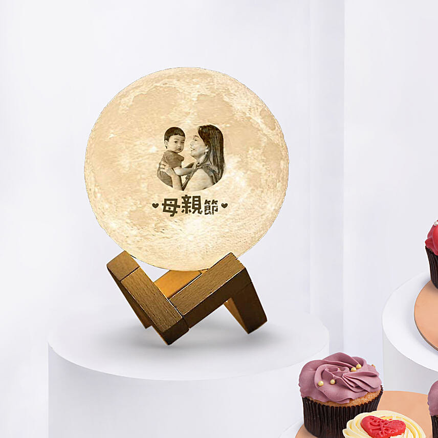 Best Mom Engraved Moon Lamp with Cupcakes Delivery in Singapore - FNP SG