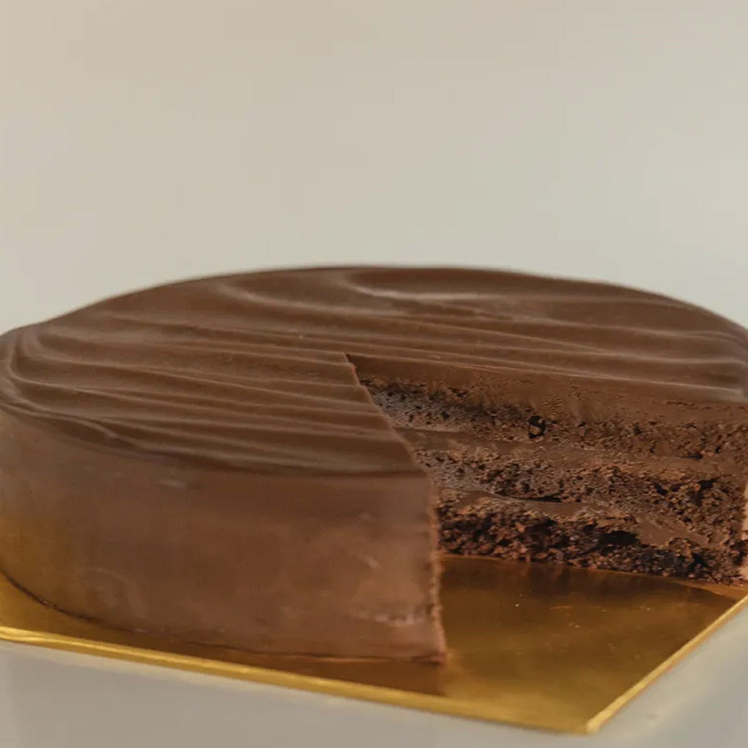 5in Round Mud Fudge Cake Delivery in Singapore - FNP SG