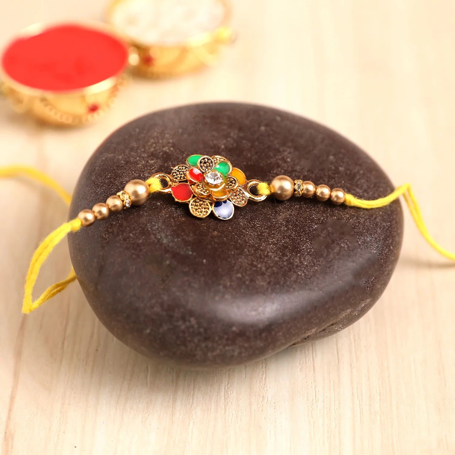 Vanilla Cake With Traditional Meenakari Rakhi Delivery in Singapore ...