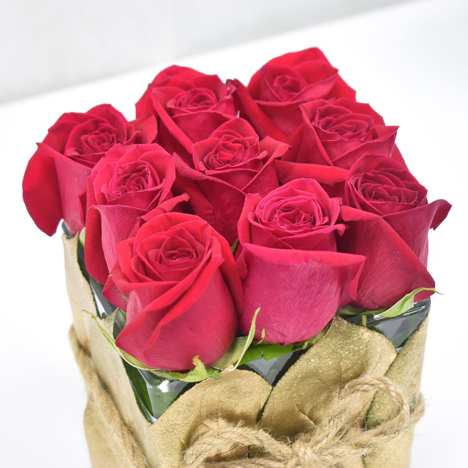 Simply Roses Delivery in Singapore - FNP SG
