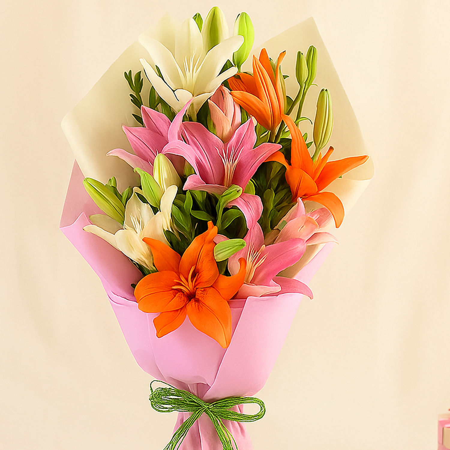 Attractive Mixed Asiatic Lilies Bunch Delivery in Singapore - FNP SG