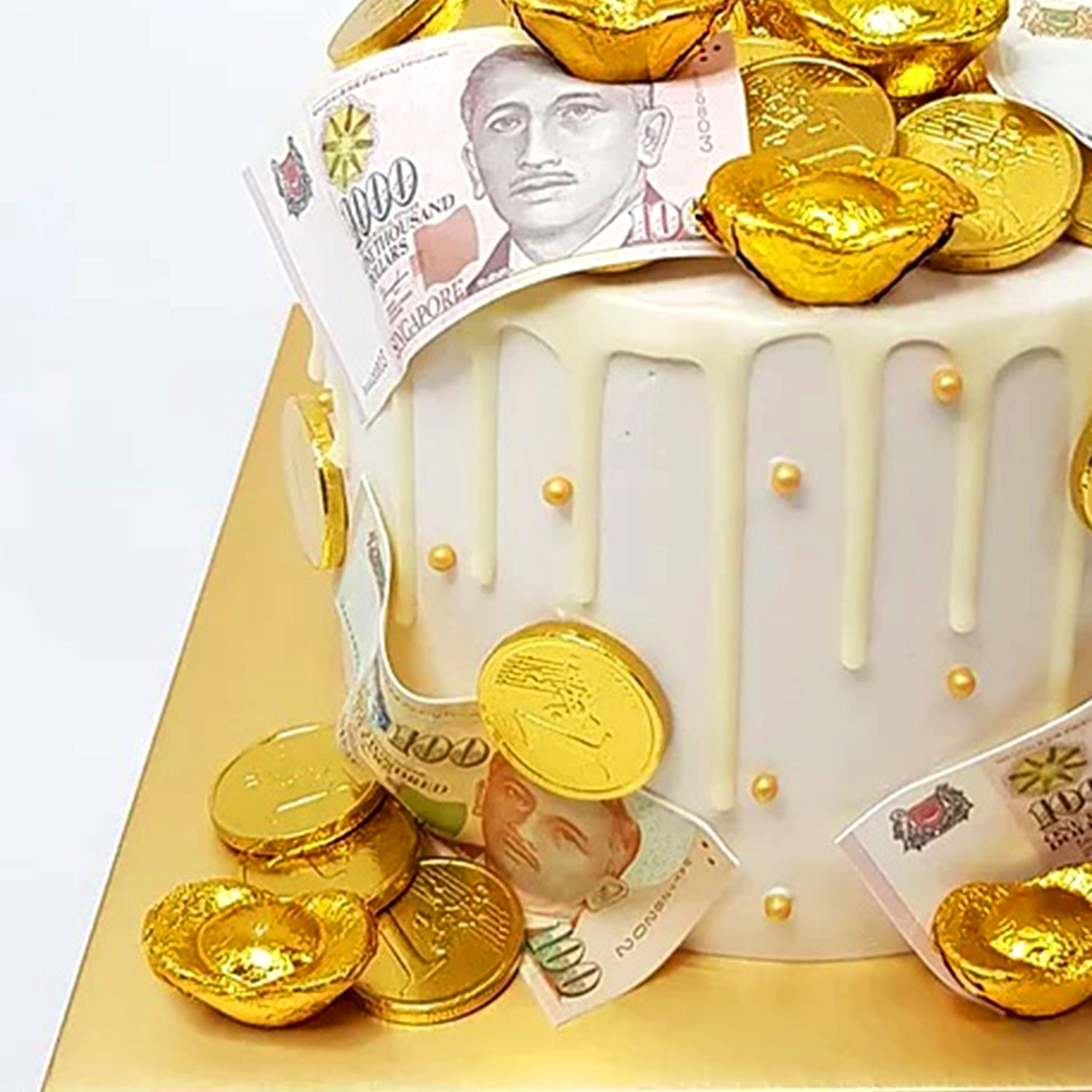 White Drip Vanilla Money Pulling Cake Delivery in Singapore - FNP SG