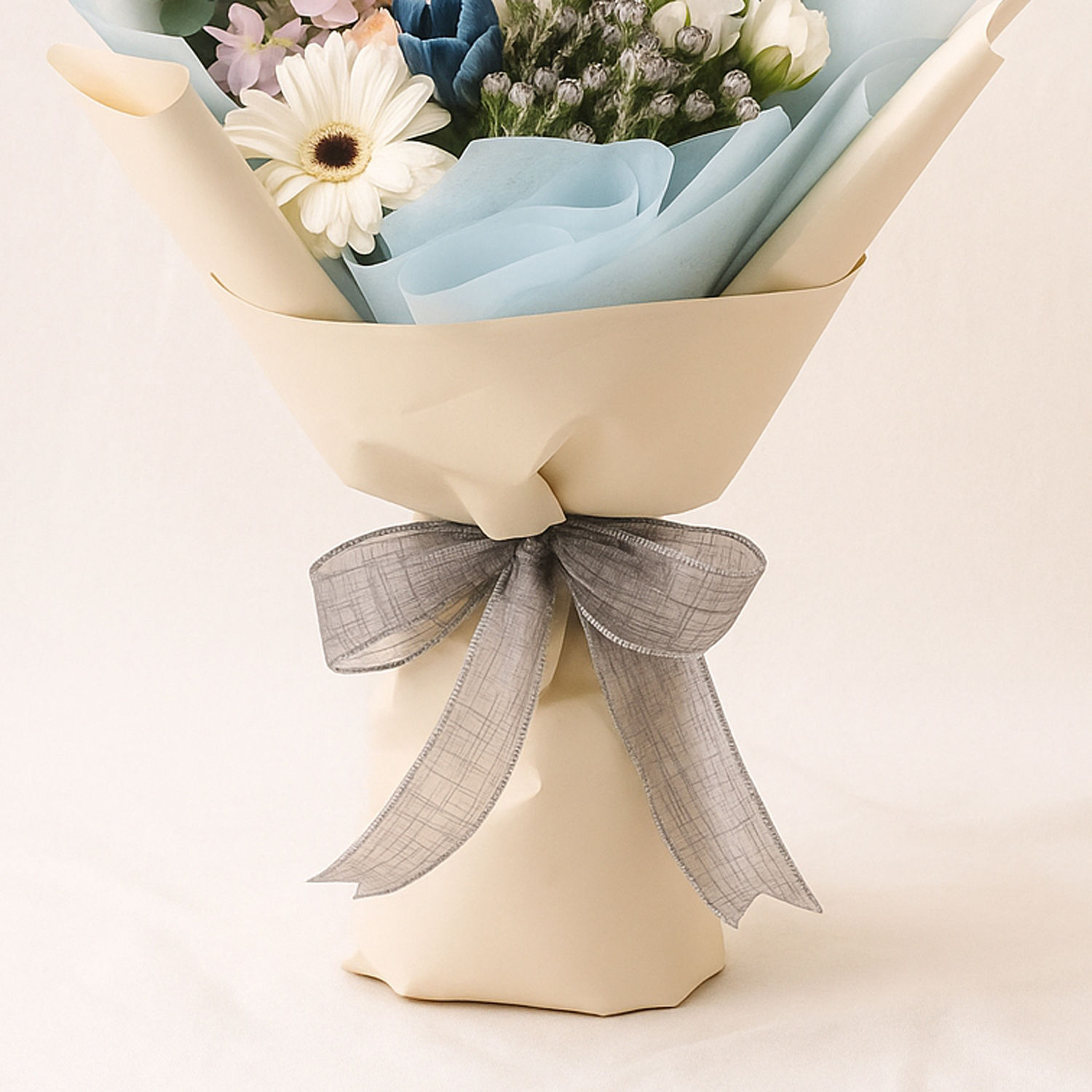 Captivating Mixed Flowers Bouquet Delivery in Singapore - FNP SG