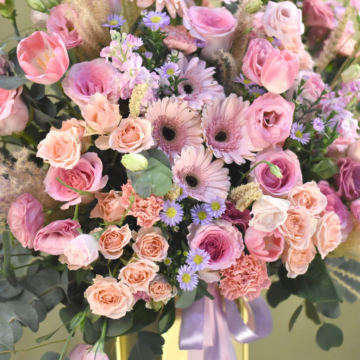 Blooming Pink Flowers Tripod Stand Delivery in Singapore - FNP SG