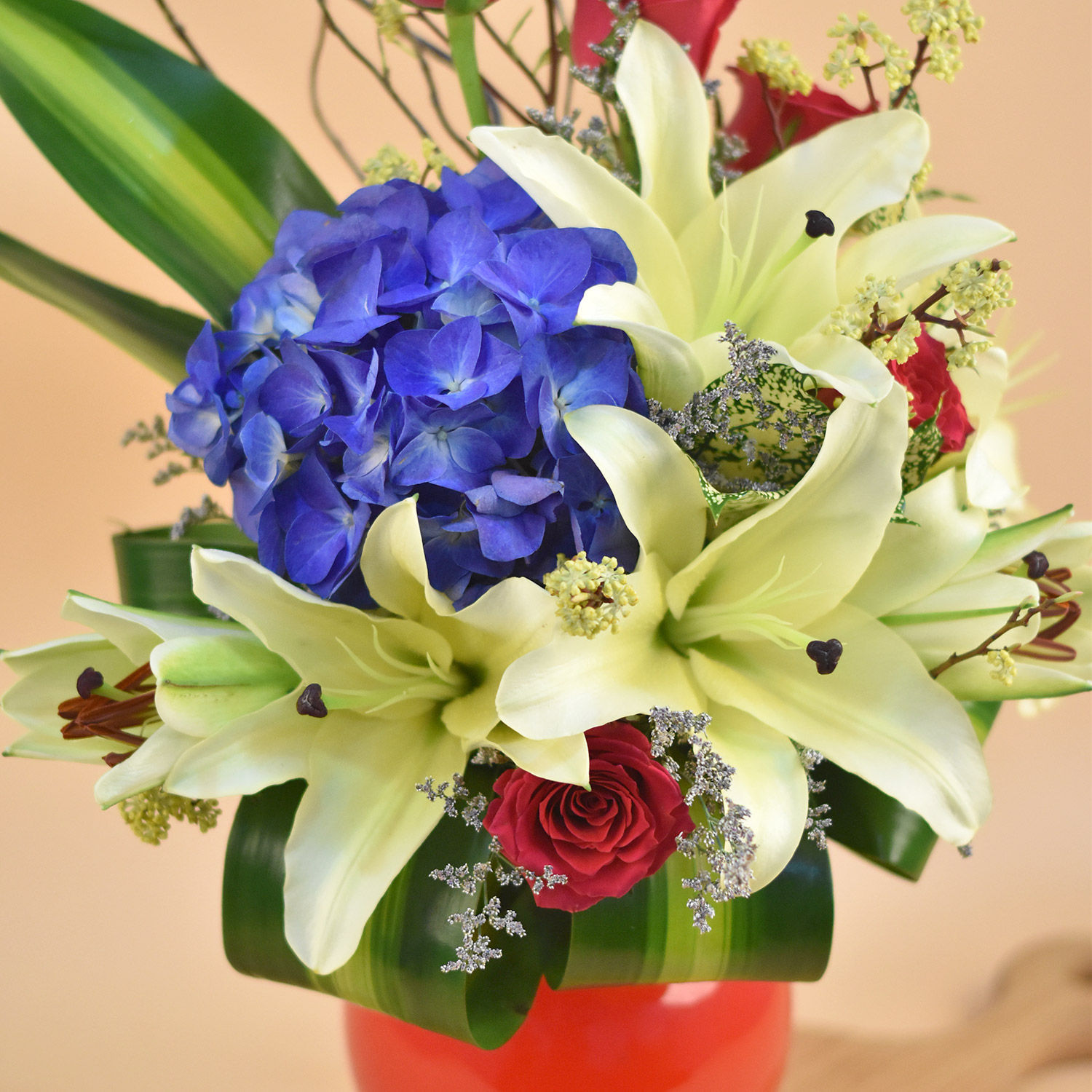 Charismatic Flowers Red Vase Delivery in Singapore - FNP SG