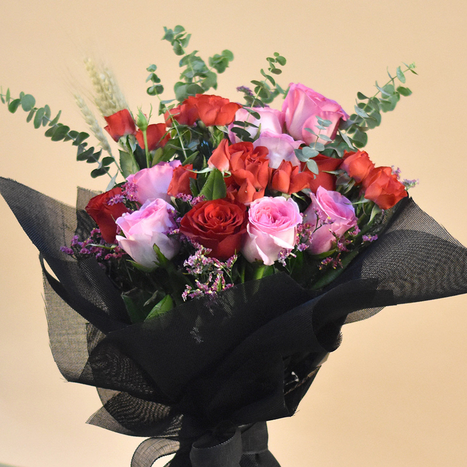 Black Jute Wrap Roses Bouquet Delivery in Singapore - FNP SG