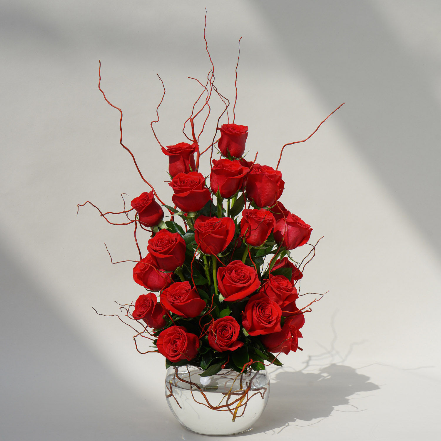 22 Red Roses In A Round Fish Bowl For Valentines Delivery in Singapore ...
