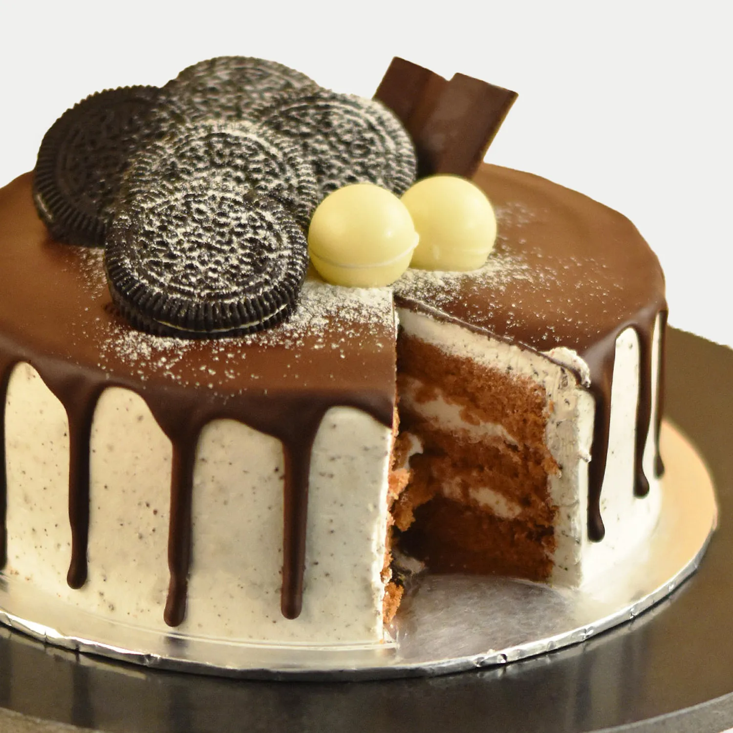 Yummy Kit Kat & Oreo Dripping Cake Delivery in Singapore - FNP SG