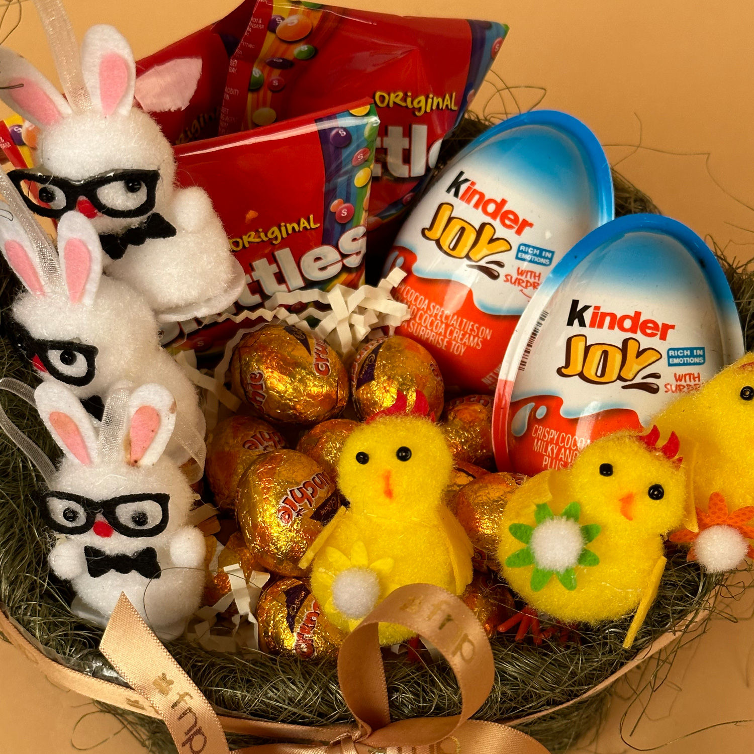 Bugs Bunny With Kinder Joy Hamper for Easter Delivery in Singapore - FNP SG