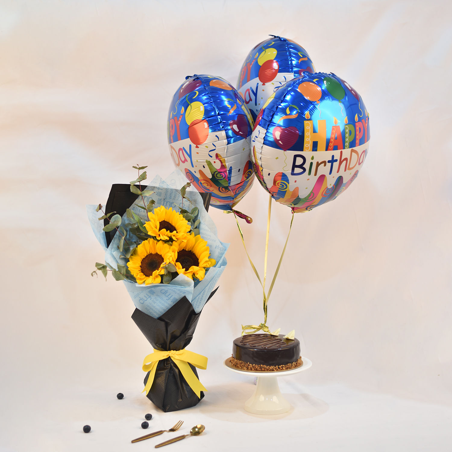 Summery Sunflower Bouquet Combo Delivery in Singapore - FNP SG
