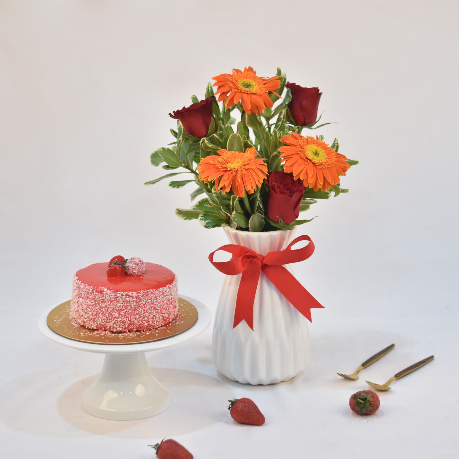 Adorable Flower Arrangement With Mousse Cake Delivery in Singapore - FNP SG