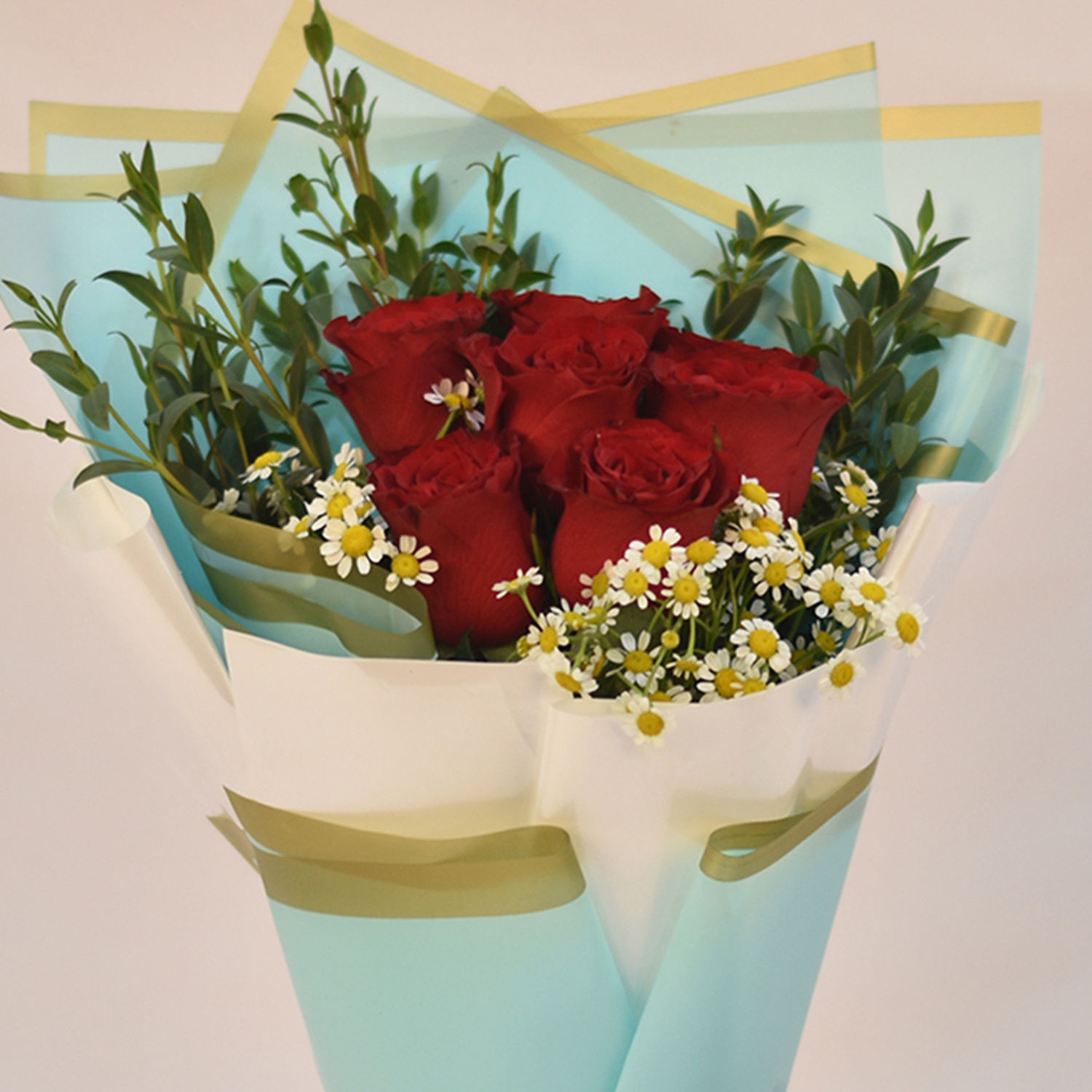 Red Roses Hand Bouquet Delivery in Singapore - FNP SG