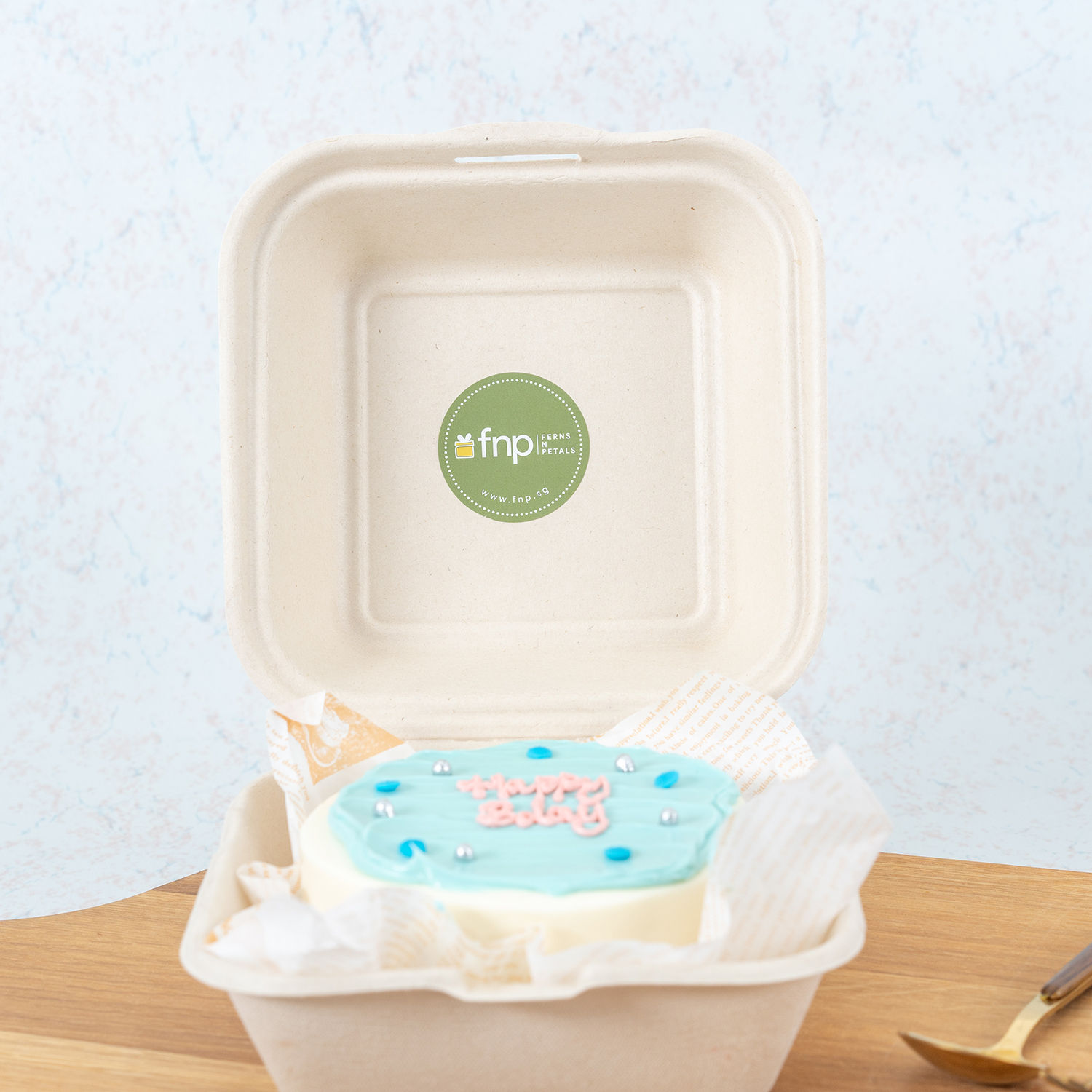 Sweety Blue Bento Rose Lychee Cake Delivery in Singapore - FNP SG