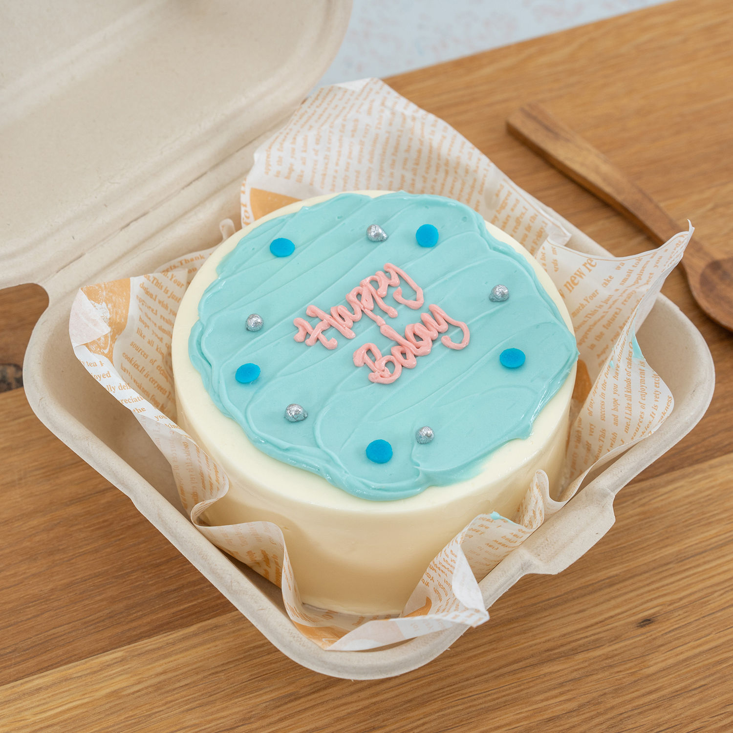 Sweety Blue Bento Rose Lychee Cake Delivery in Singapore - FNP SG