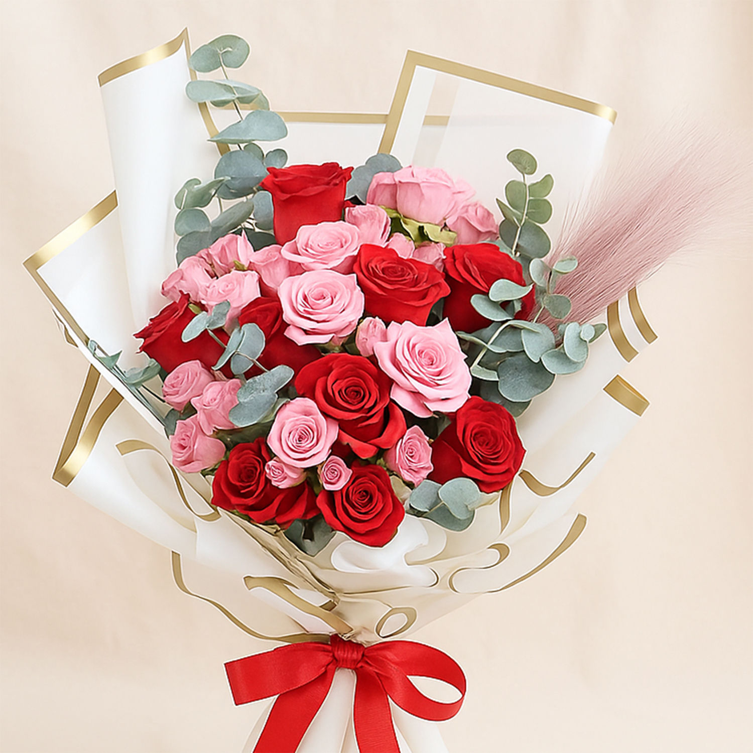 Pink and Red Roses Beauty Bouquet Delivery in Singapore - FNP SG
