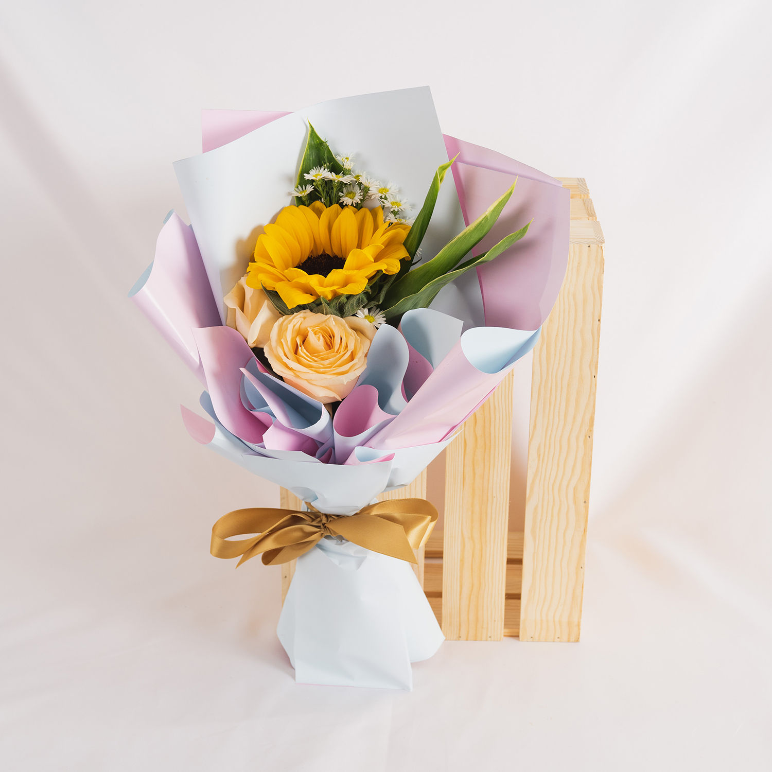 Velvety Flowers Bouquet Delivery in Singapore - FNP SG