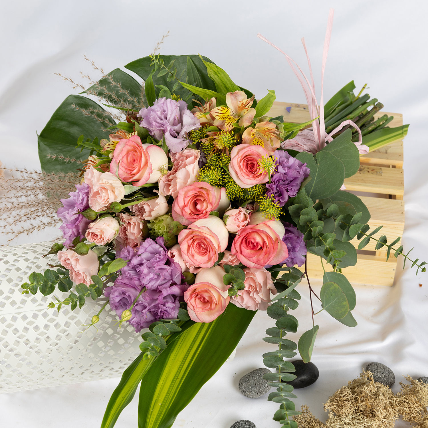 Nestled Flowers Bouquet Delivery in Singapore - FNP SG
