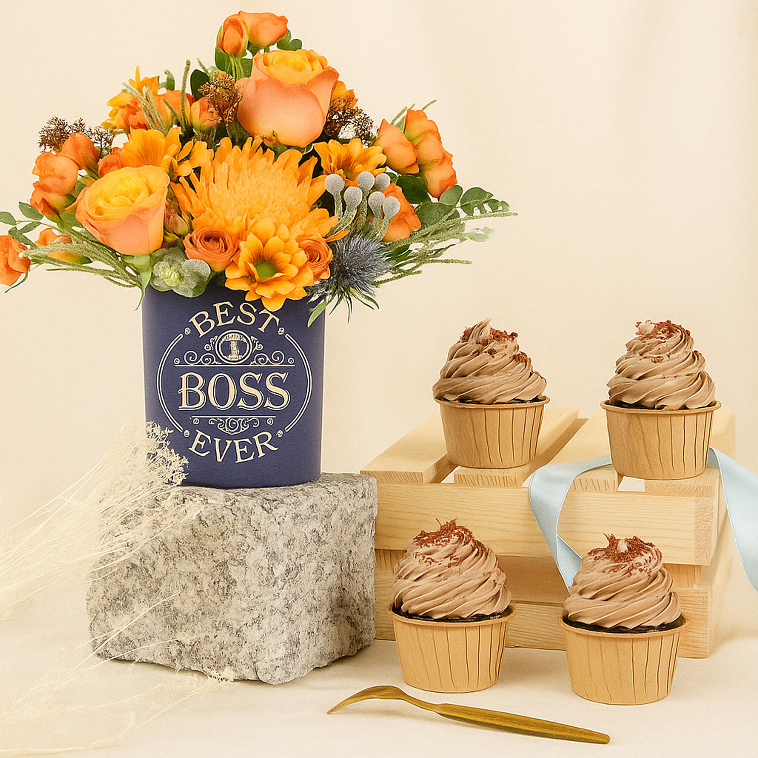 Best Boss Flowers with Cupcakes Delivery in Singapore - FNP SG