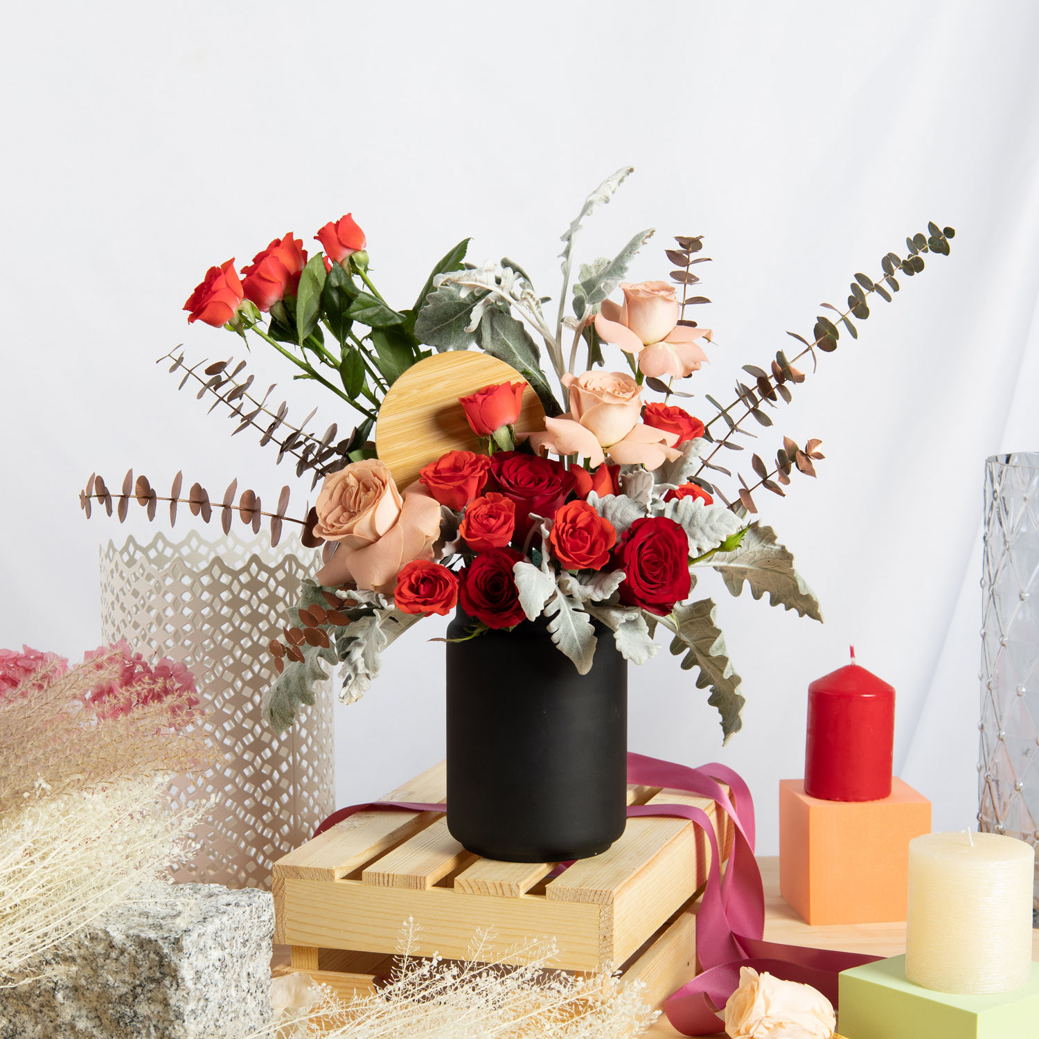 Majestic Roses Jar Delivery in Singapore - FNP SG