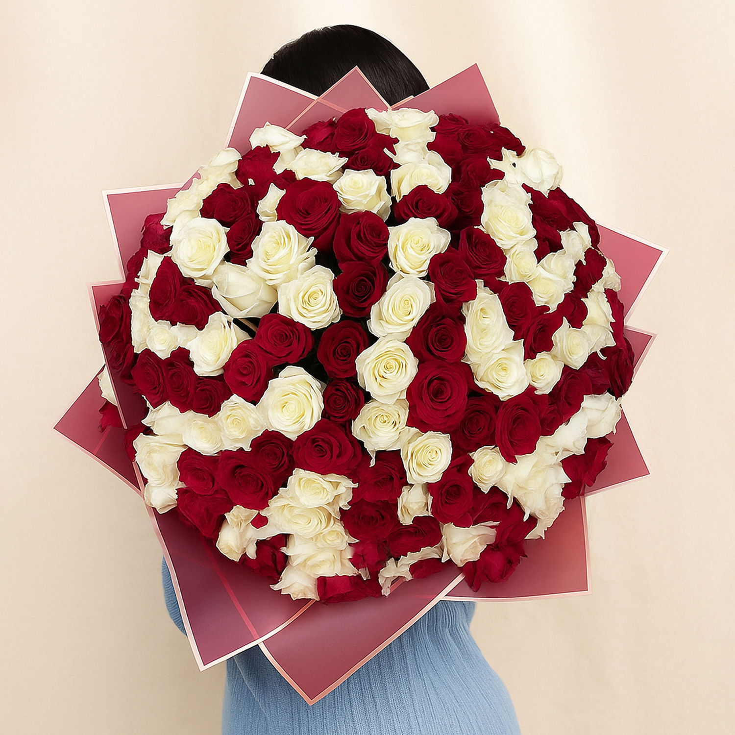 200 Red and White Roses Bouquet Delivery in Singapore - FNP SG
