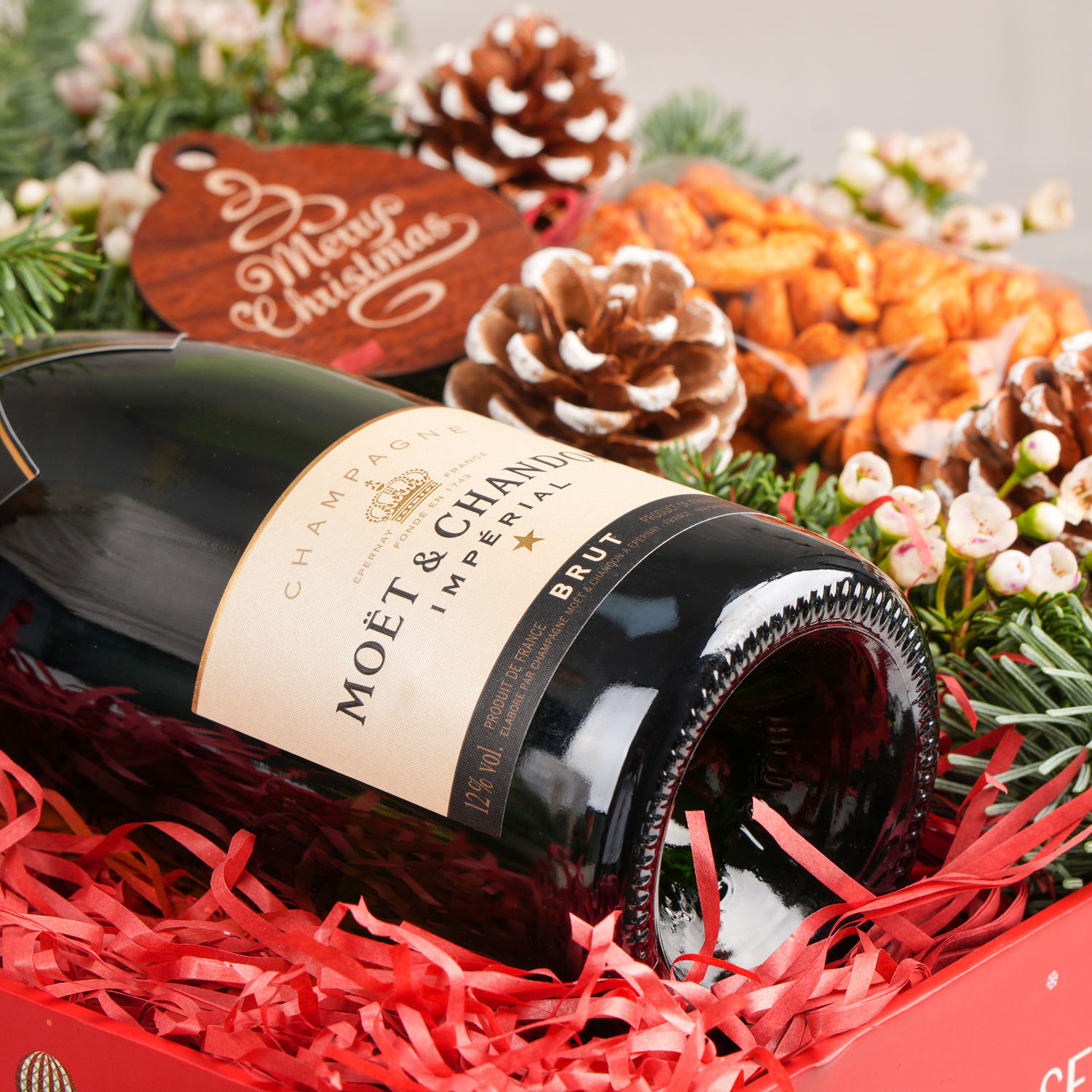 Red Wine Christmas Gift Box Delivery in Singapore - FNP SG