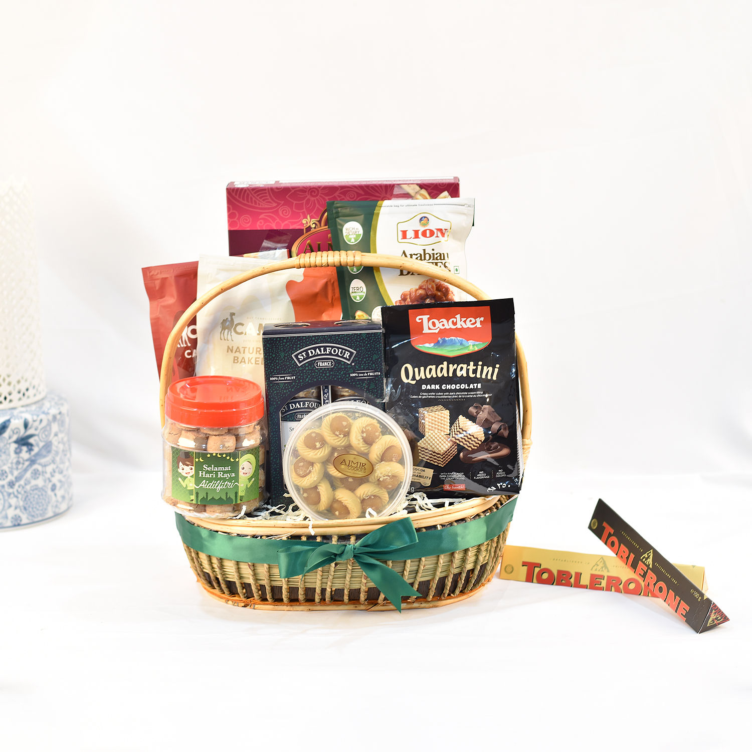 Basket Hamper of Hari Raya Delivery in Singapore - FNP SG