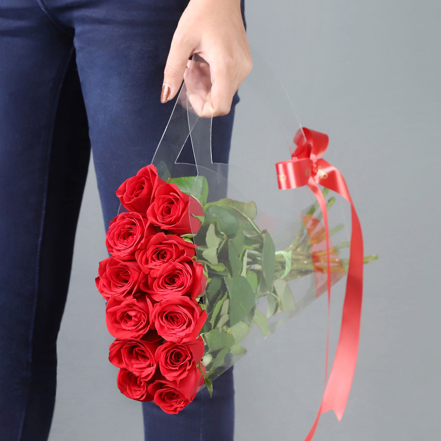 Red Rose Beauty Delivery in Singapore - FNP SG