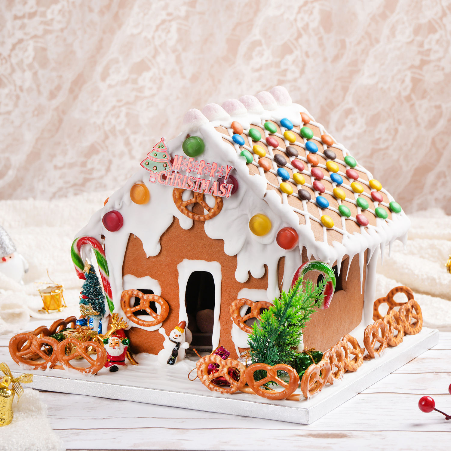 Decorated Ginger House Delivery in Singapore - FNP SG