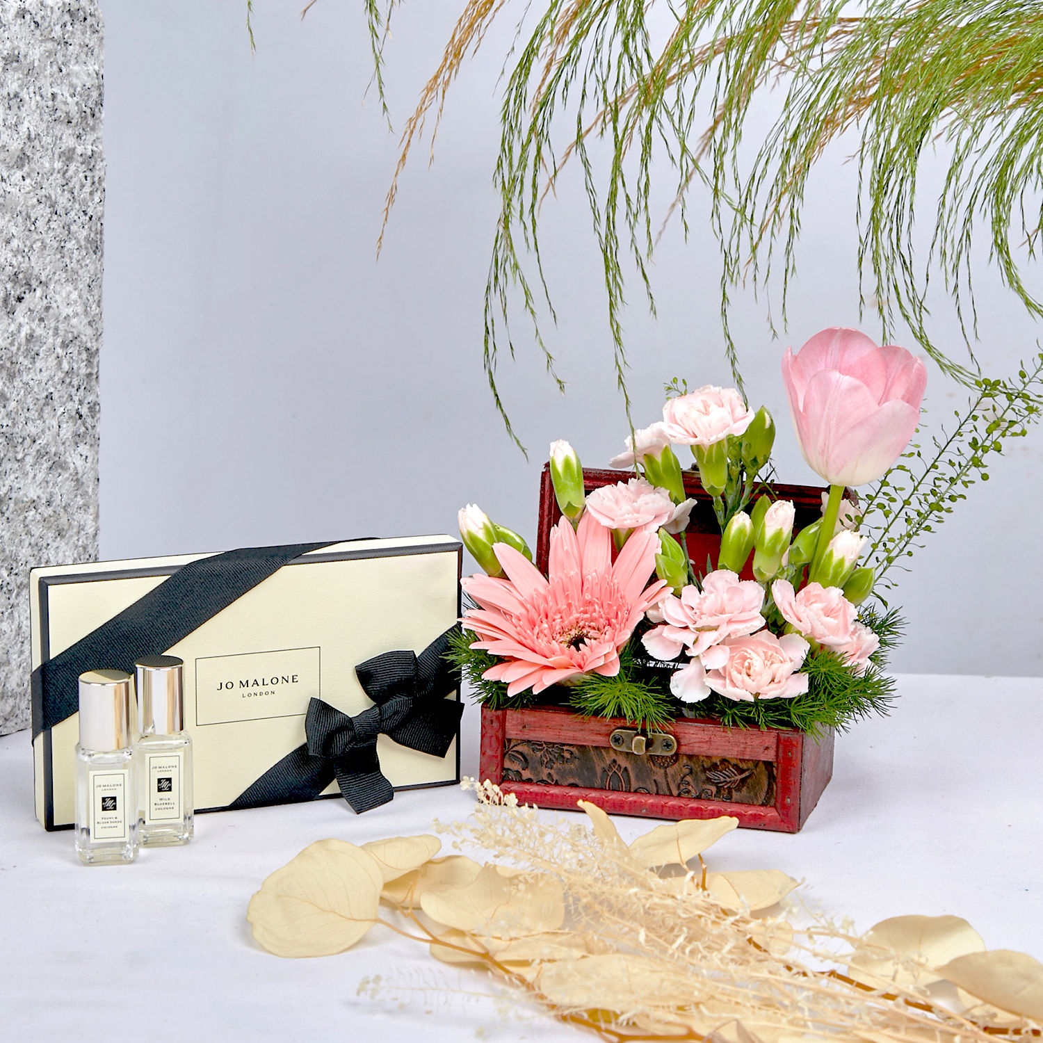 Jo Malone Perfume Box and Flowers Delivery in Singapore - FNP SG