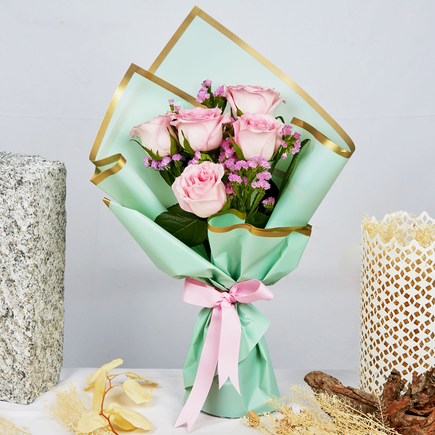 Pink Rose Beauty Bouquet Delivery in Singapore - FNP SG