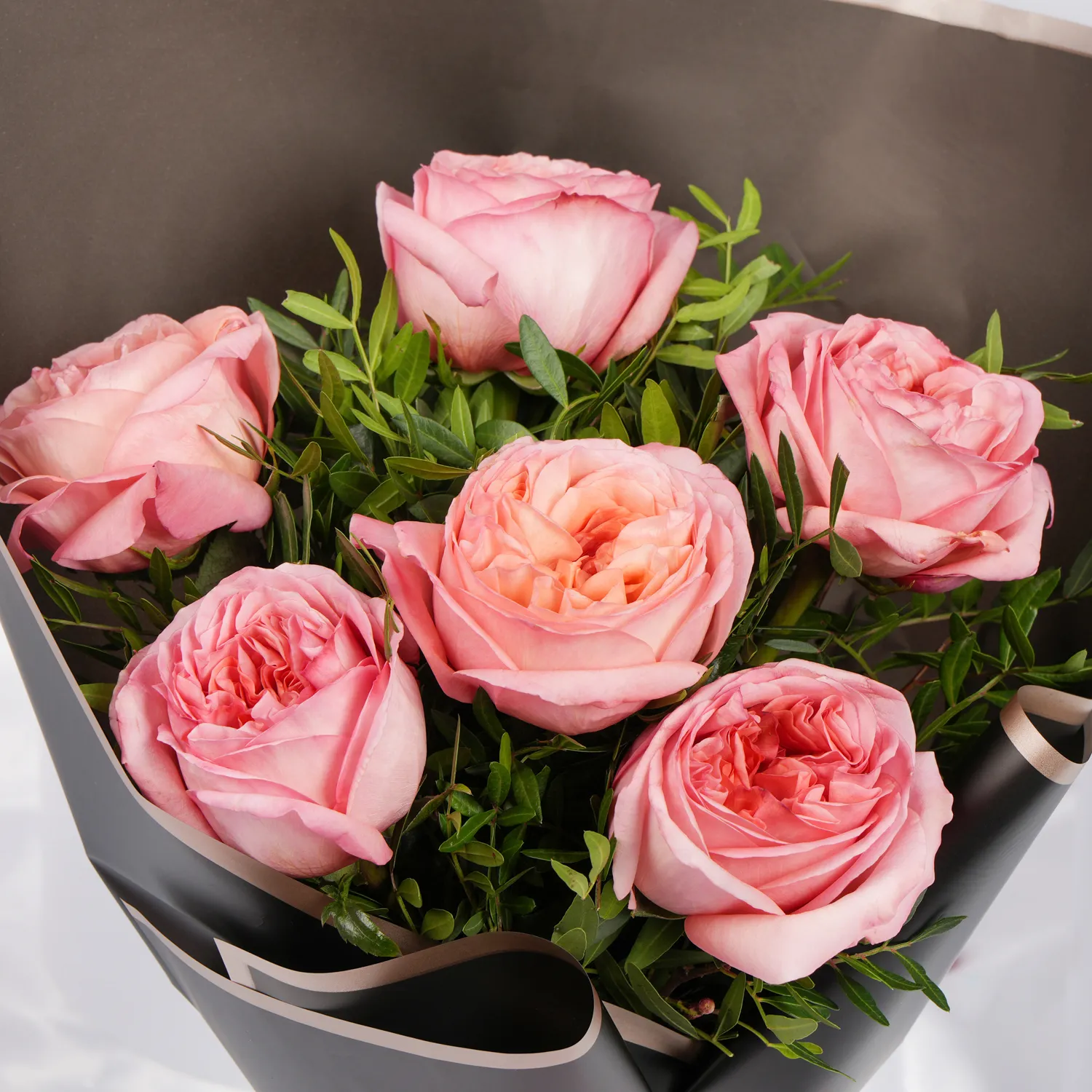 Romantic Garden 6 Roses Bouquet Delivery in Singapore - FNP SG