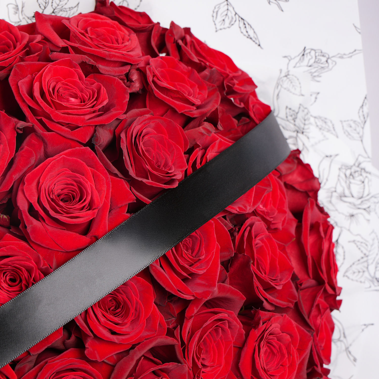 35 Red Roses Expression Bouquet Delivery in Singapore - FNP SG