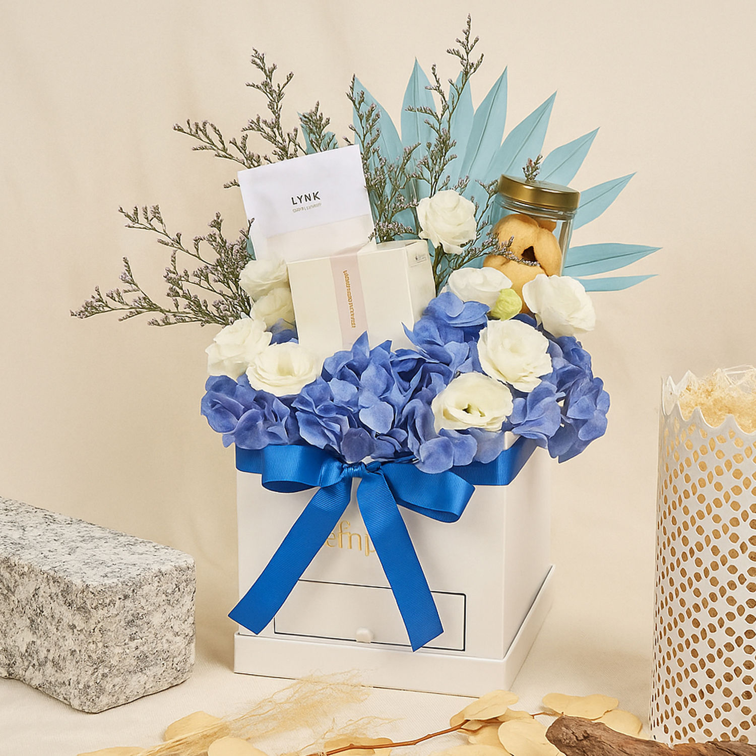 Alluring Blue Delivery in Singapore - FNP SG