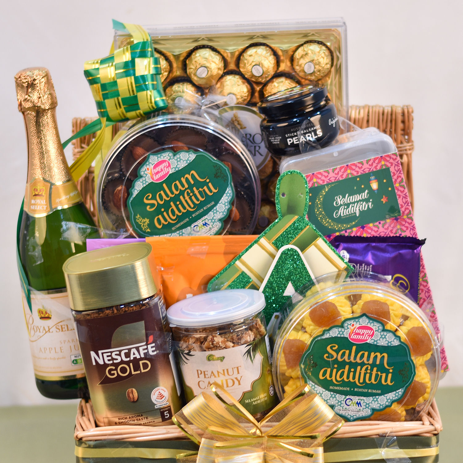 Hari Raya deluxe Hamper Delivery in Singapore - FNP SG