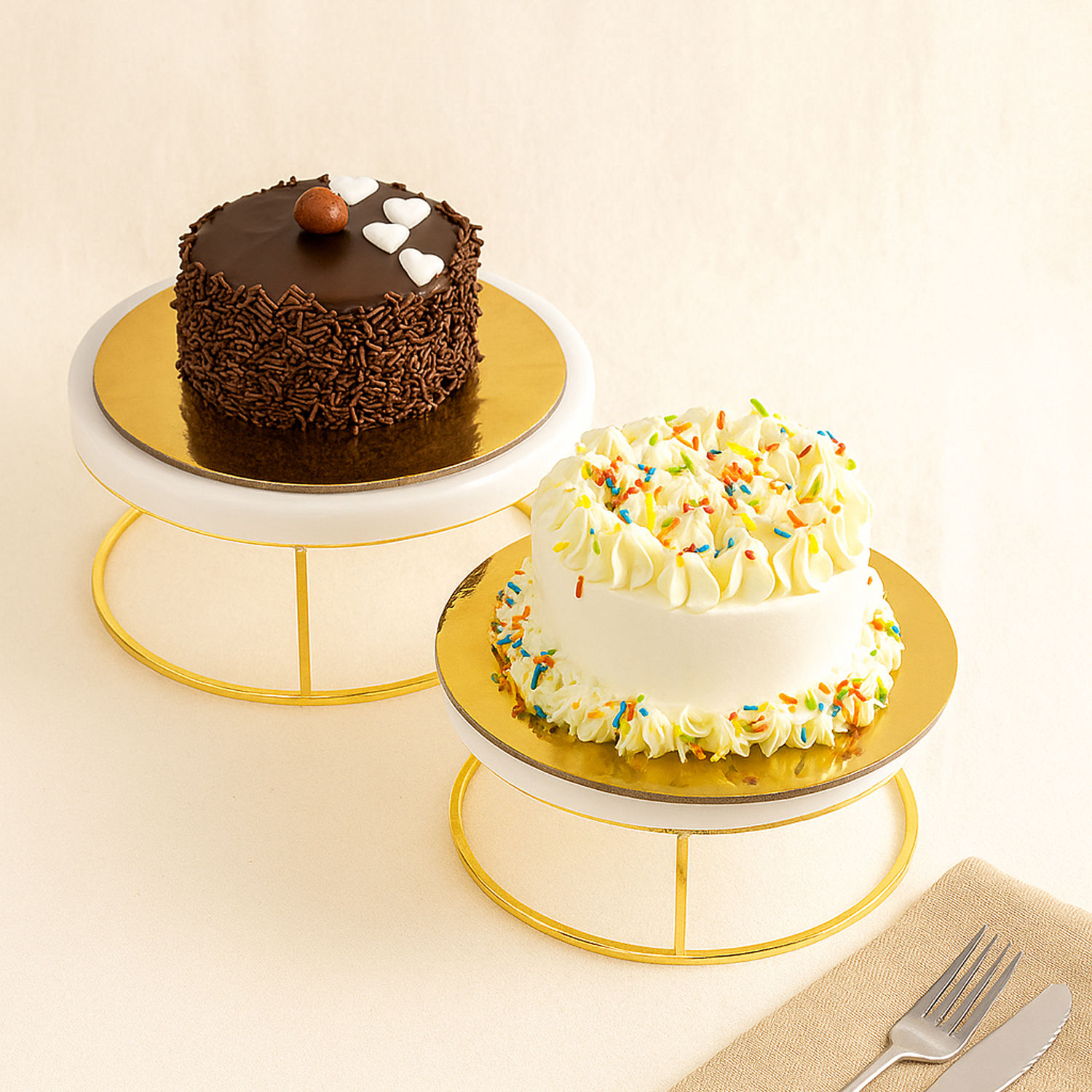 Vanilla & Dark Chocolate Mini Cake Delivery in Singapore - FNP SG