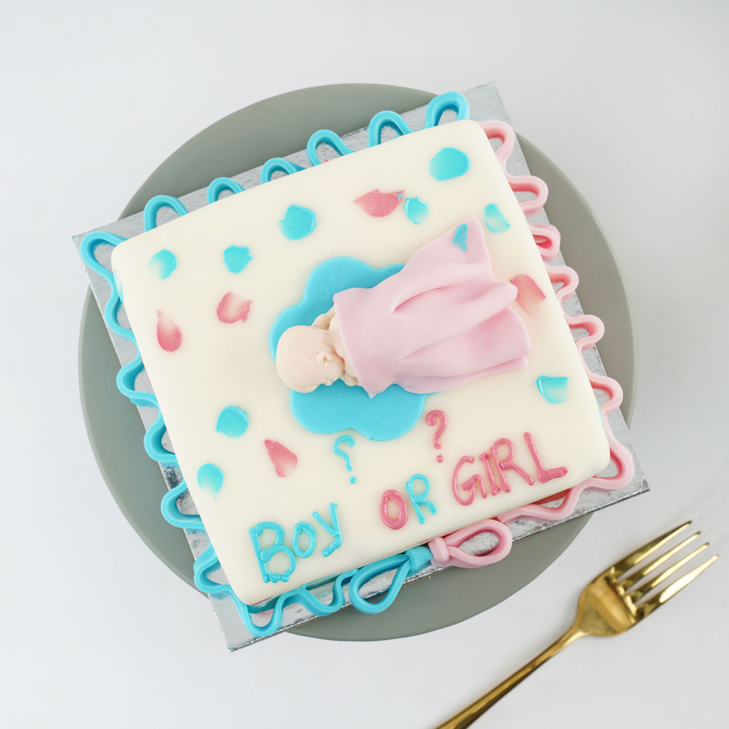 Gender Reveal Celebration Cake Blue Sponge Delivery in Singapore - FNP SG