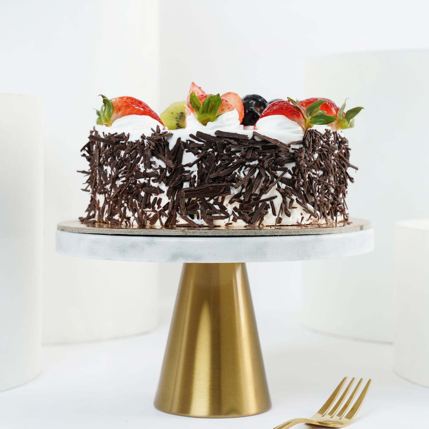 Delicious Black Forest Cakes 6 Inches Delivery in Singapore - FNP SG