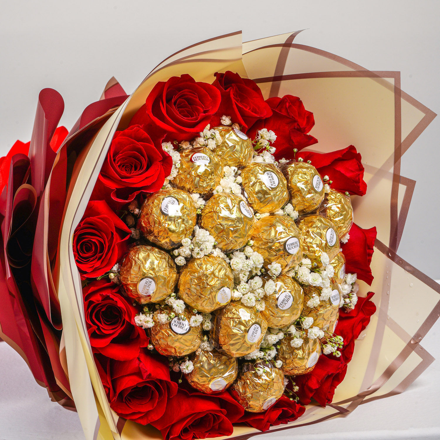 Red Roses & Ferrero Rocher Chocolate Bouquet Gift Combo Delivery in ...