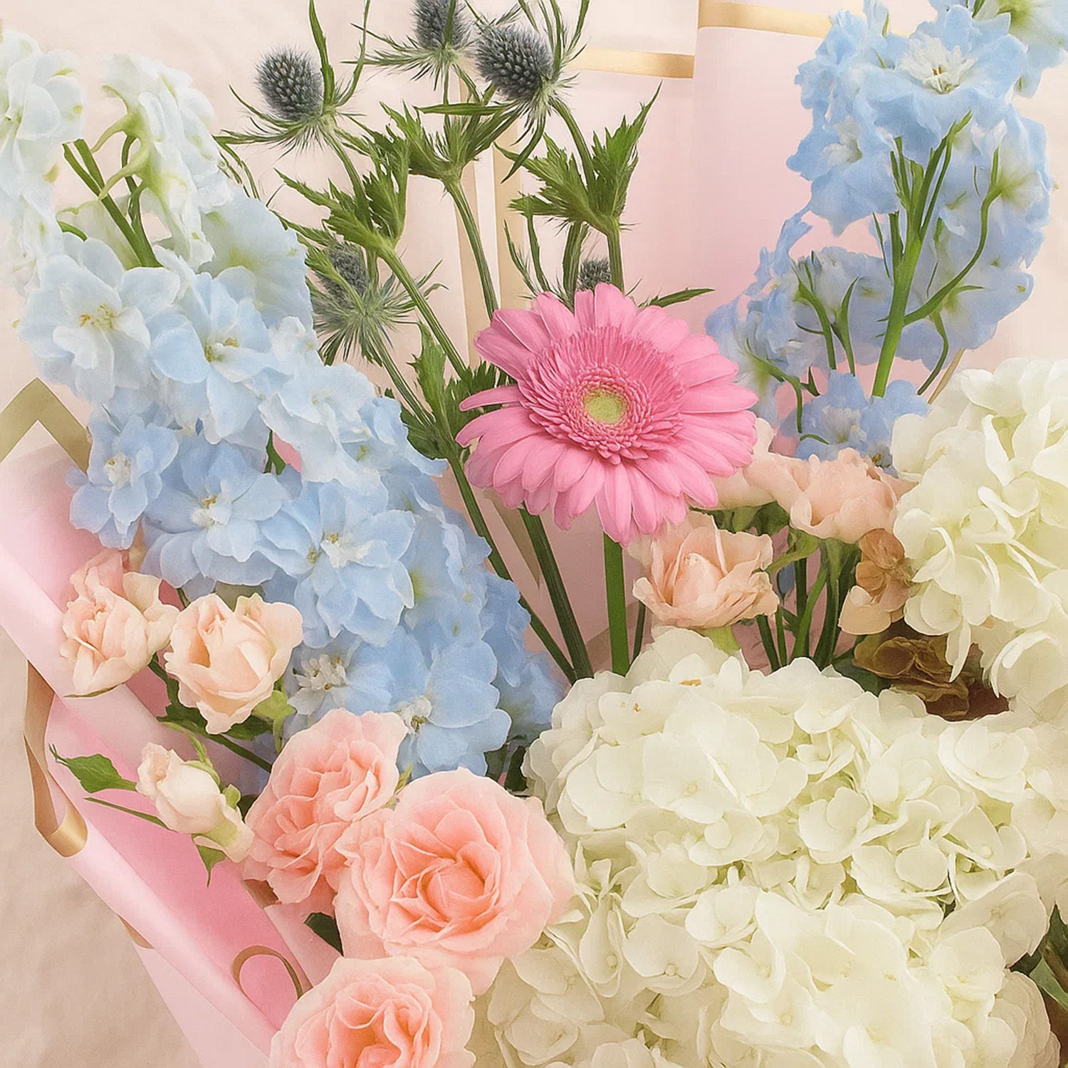 Blushing Flower Beauty Bouquet Delivery in Singapore - FNP SG