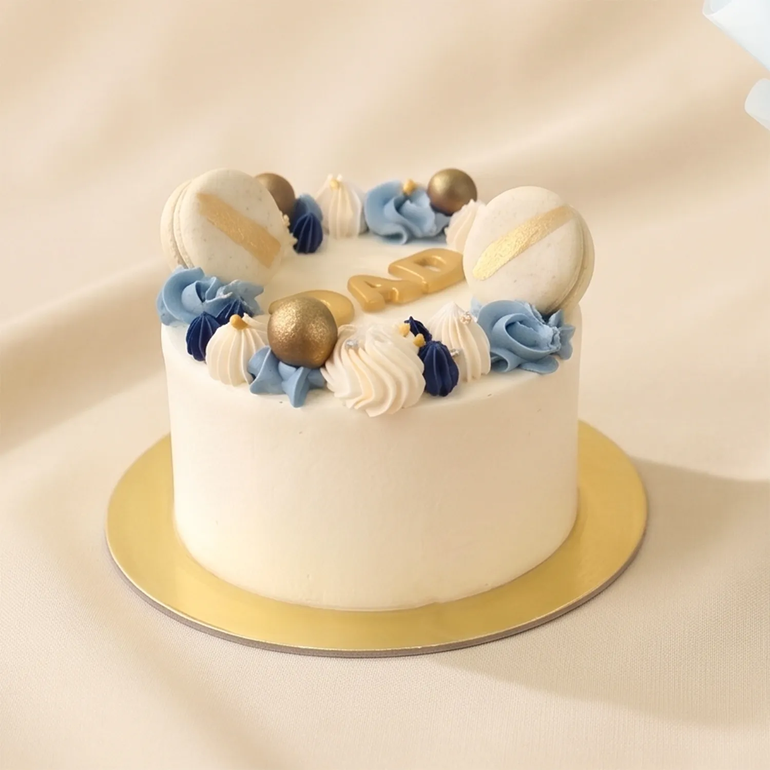 Best Dad Blue Lily Bouquet & Chocolate Fudge Cake Set Delivery in ...